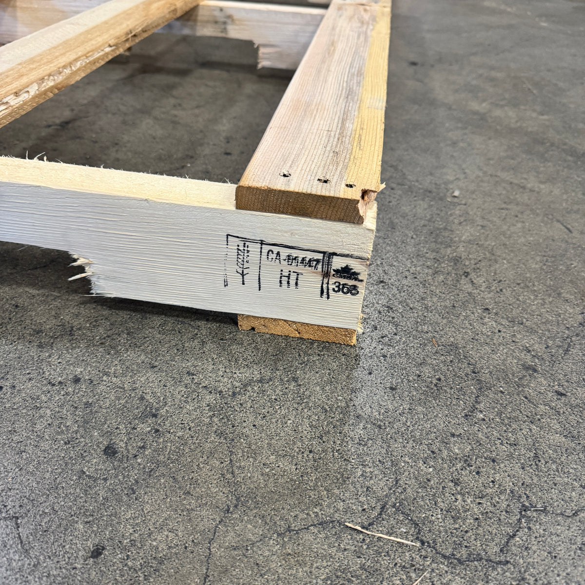 LDN Pallet (50 x 50") – Advantage Box Company Limited